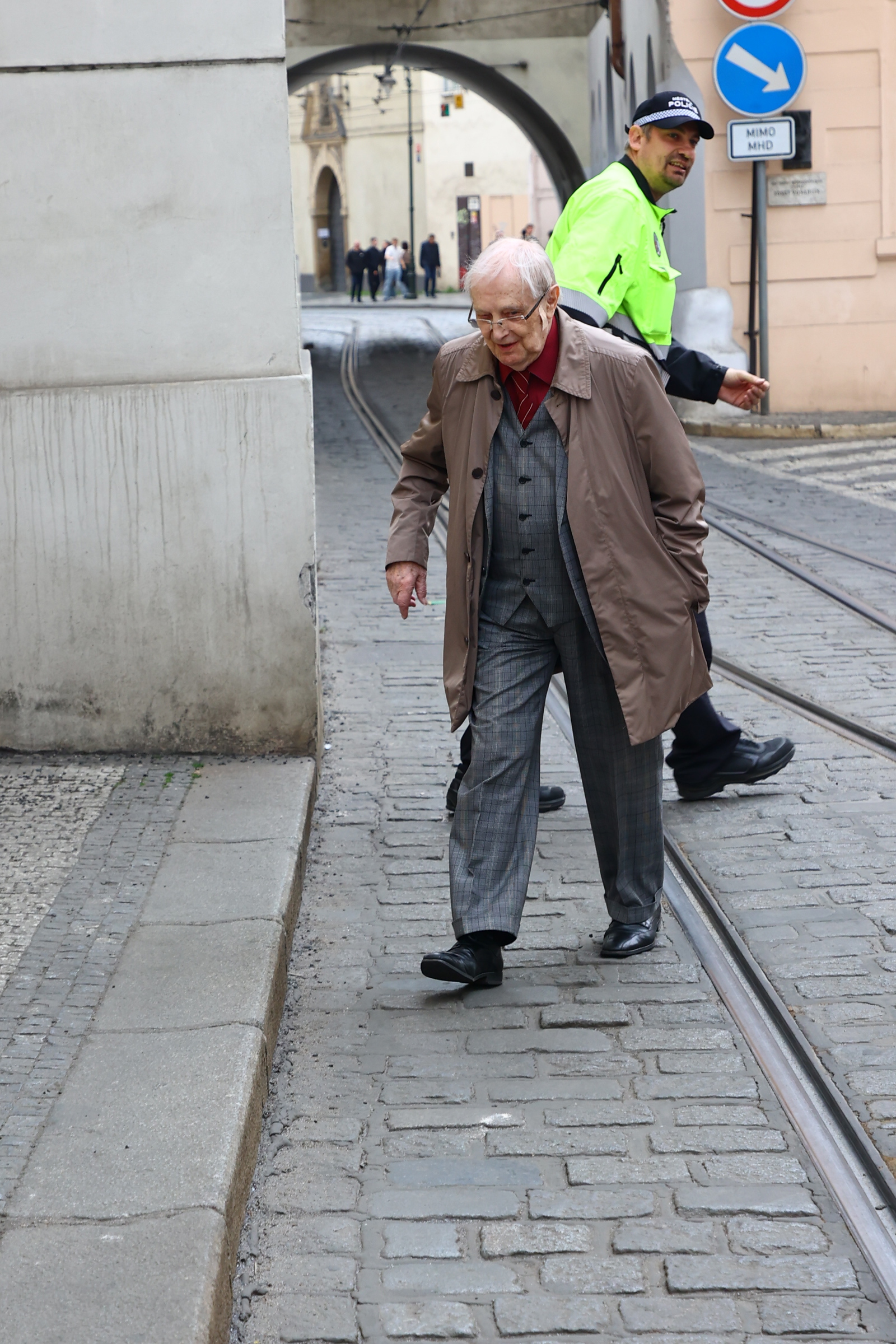 Galerie: Pohřeb Aničky Slováčkové: Poslední sbohem přišel dát i ...