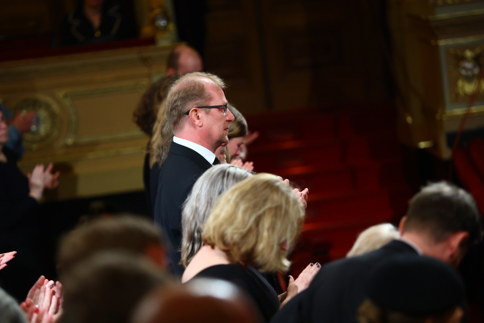 Galerie: Pohřeb Aloise Švehlíka: Zdrcená vdova i syn David Švehlík ...