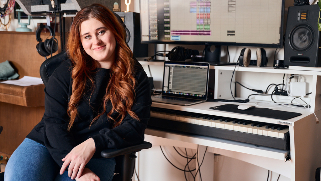 V ložnici Elis Mraz: Skládá tady hudbu, jednu píseň napsala i pro Karla ...