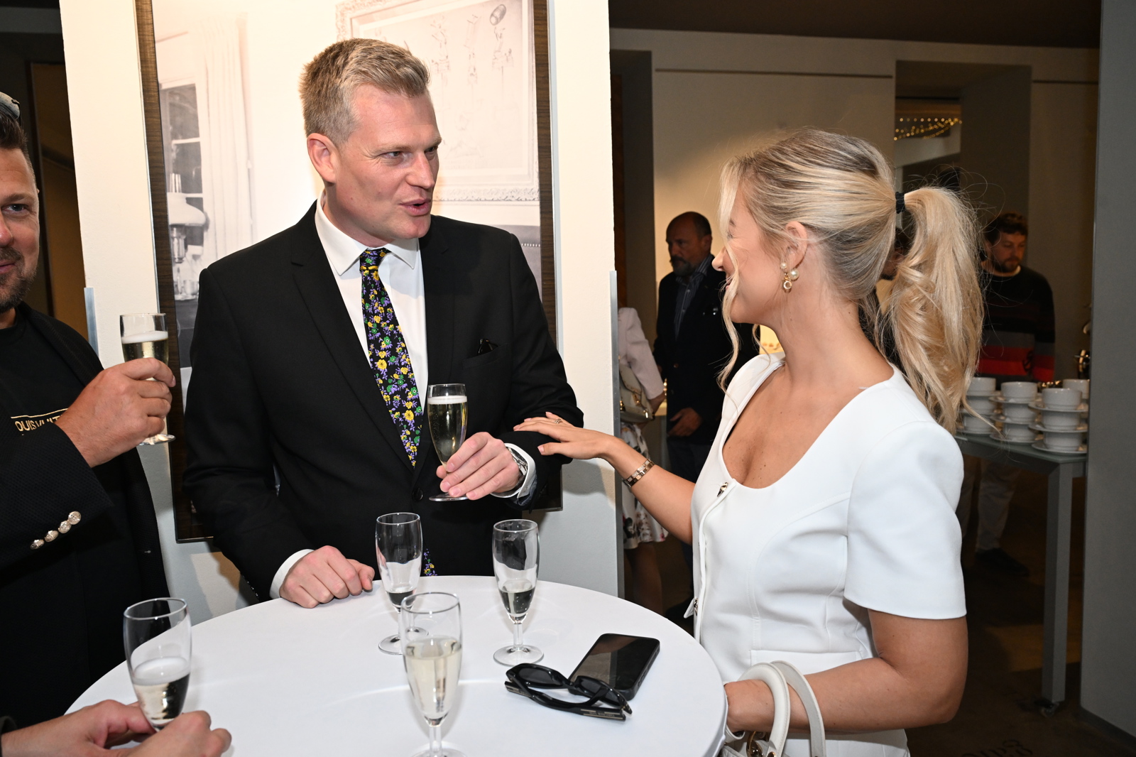 Galerie: Filip Turek dorazil na Oktagon s neznámou snědou kráskou ...