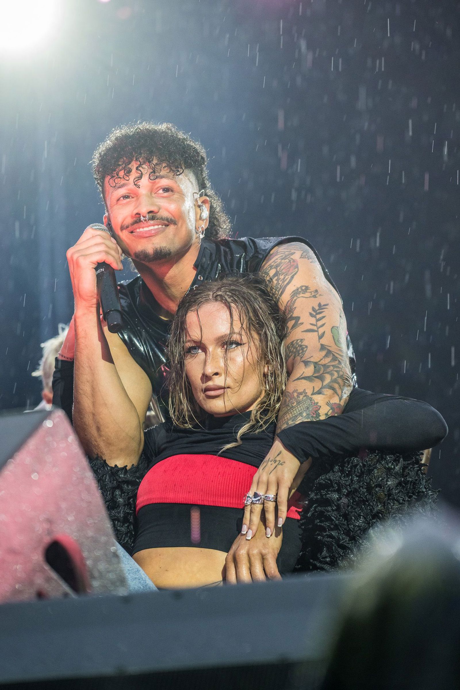 Galerie: Ben Cristovao ovládl Eden: Zpěvák přeletěl nad publikem i ...