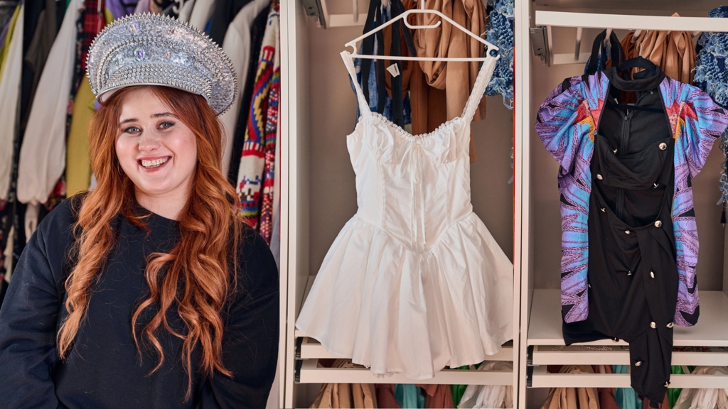 Zpěvačka Elis Mraz skrývá v šatně i odvážně vykrojené kousky: Musíte ...