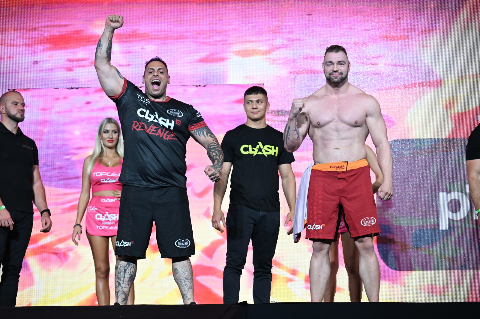 Galerie: Vážení před zápasem Clash 12: Vyčerpaný Soukup, bizarní ...