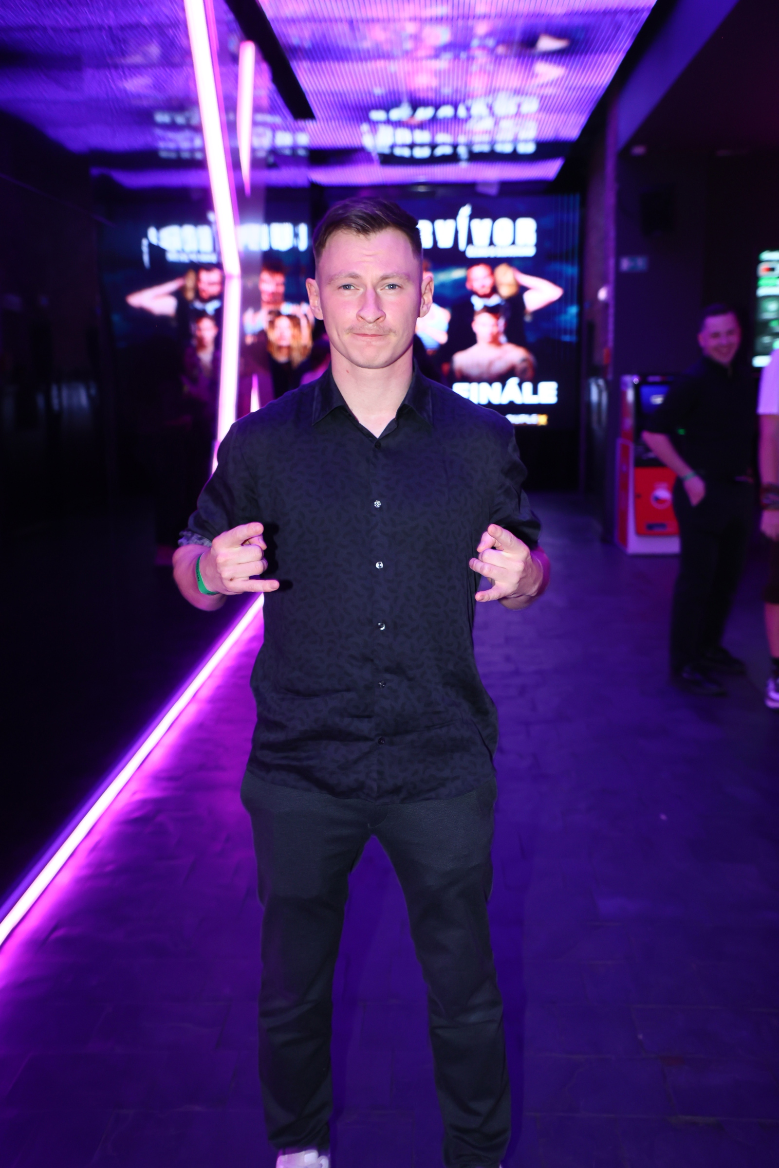 Galerie: Party Survivoru 2025: Michael Skalický v bizarním oblečku i ...