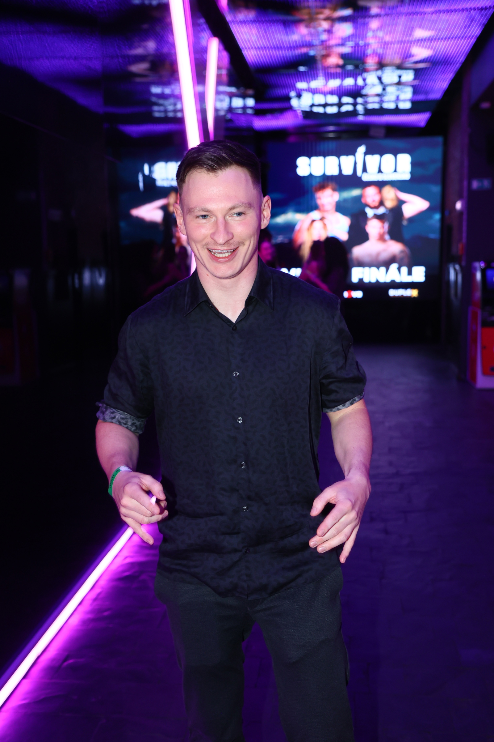 Galerie: Party Survivoru 2025: Michael Skalický v bizarním oblečku i ...