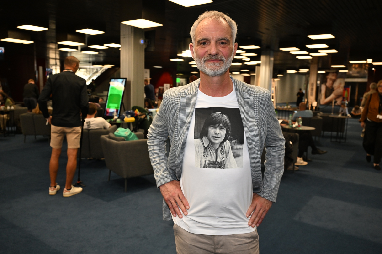 Galerie: Ivan a Josef Trojanovi nabádají lidi k volbám. Voličům ...