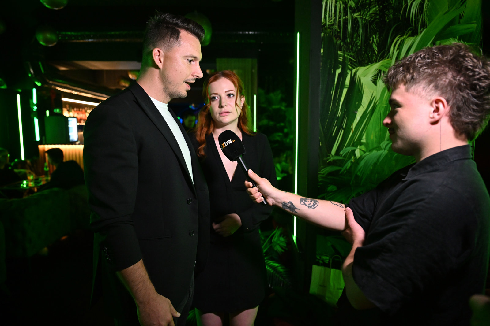 Galerie: Drsné setkání na Tváři roku: Karel Kašák dorazil s přítelkyní ...