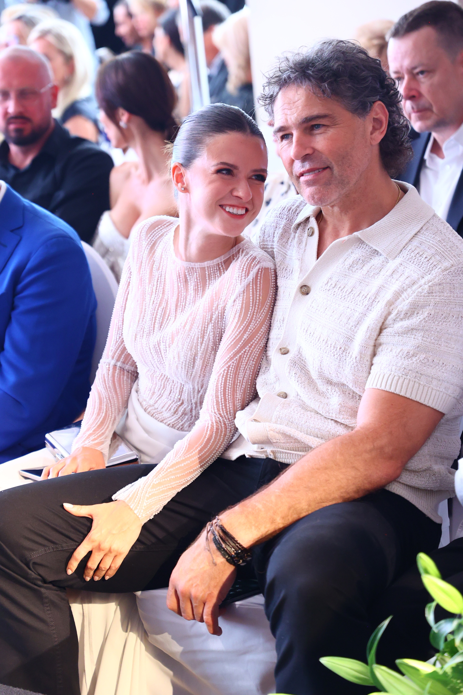 Galerie: Jaromír Jágr a Dominika Branišová okouzlili na přehlídce ...