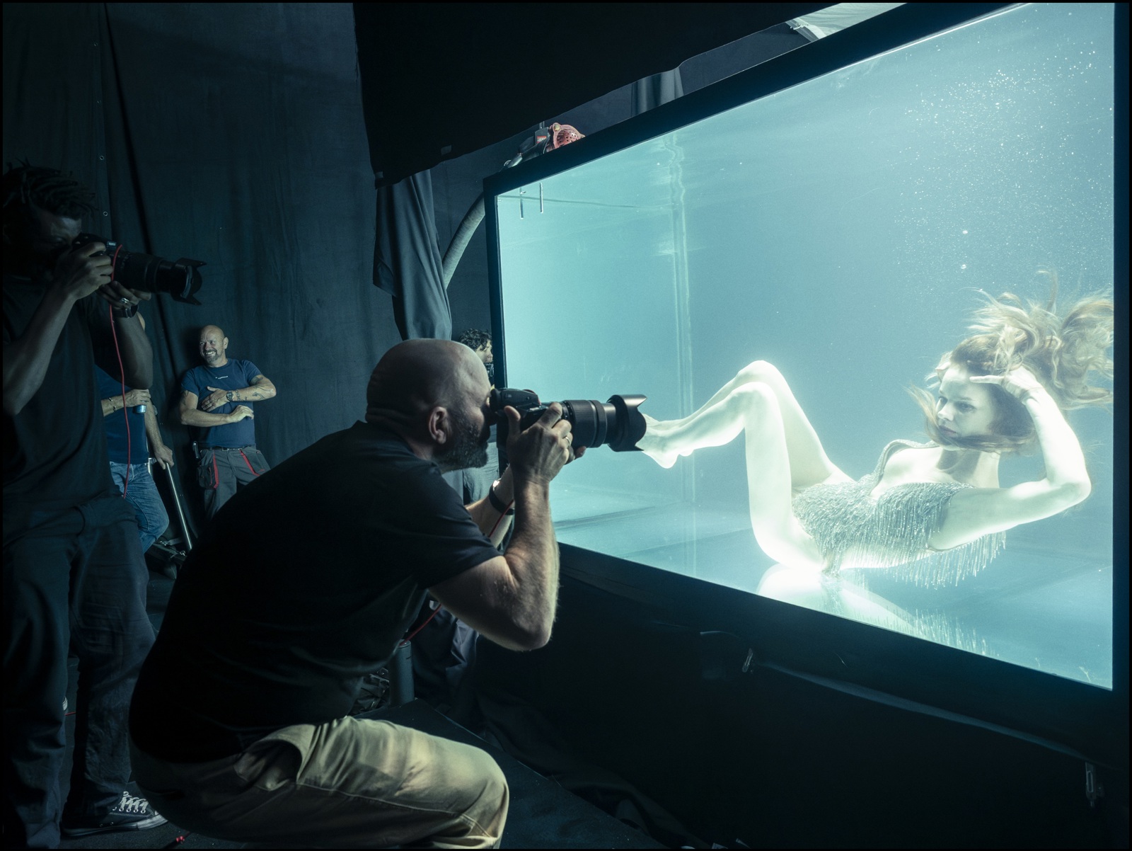 Galerie: Nová vizuální epocha Pirelli 2026: Eva Herzigová jako vodní stvoření v alchymii živlů ...