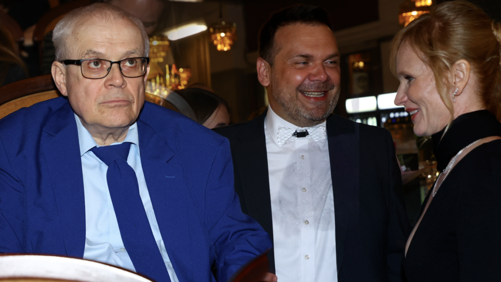 Družný ministr Martin Baxa a Vladimír Špidla: Premiéra v obležení politiků