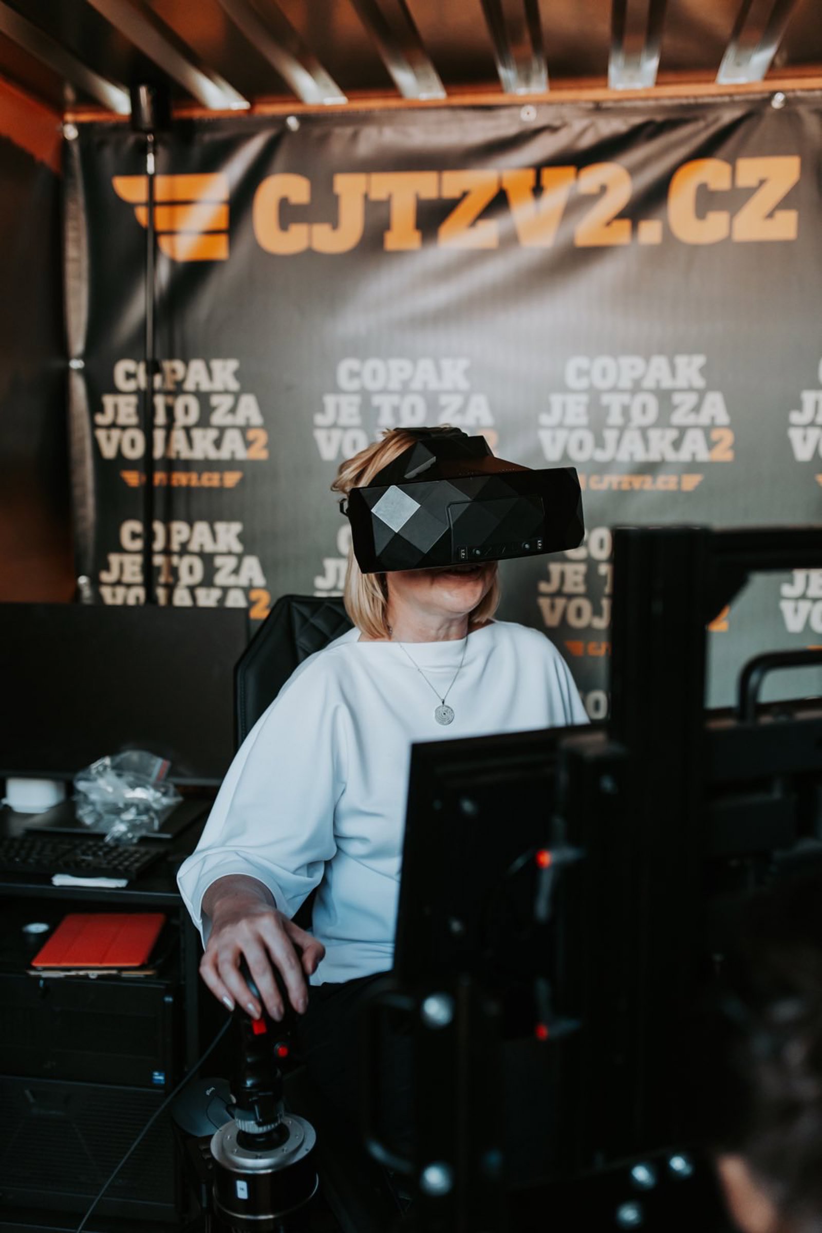 Galerie: Legendární film Copak je to za vojáka… se dočká pokračování ...