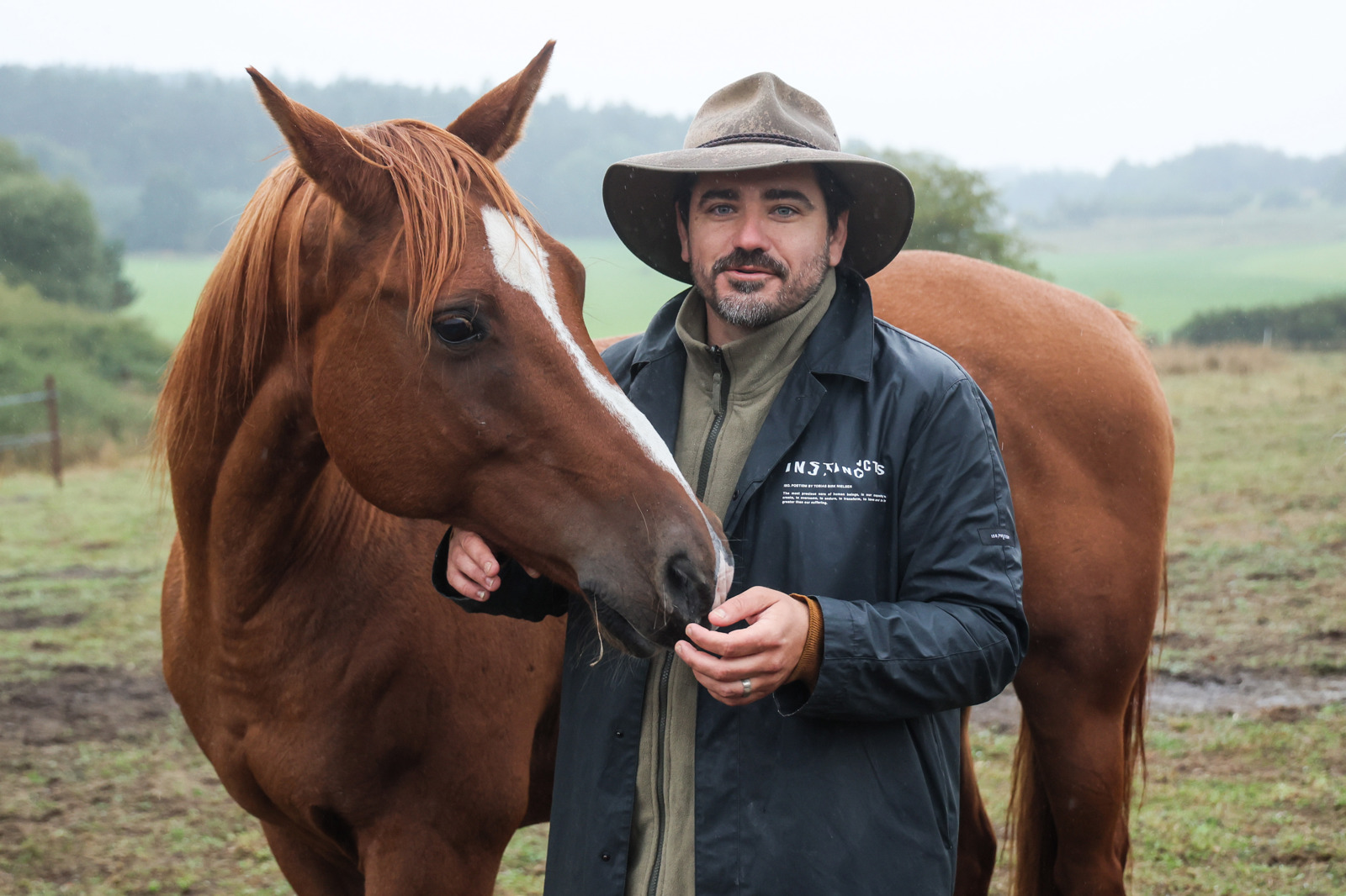 Galerie: Dokonalý manžel Vojta Kotek. Manželce Radaně plní životní sny ...