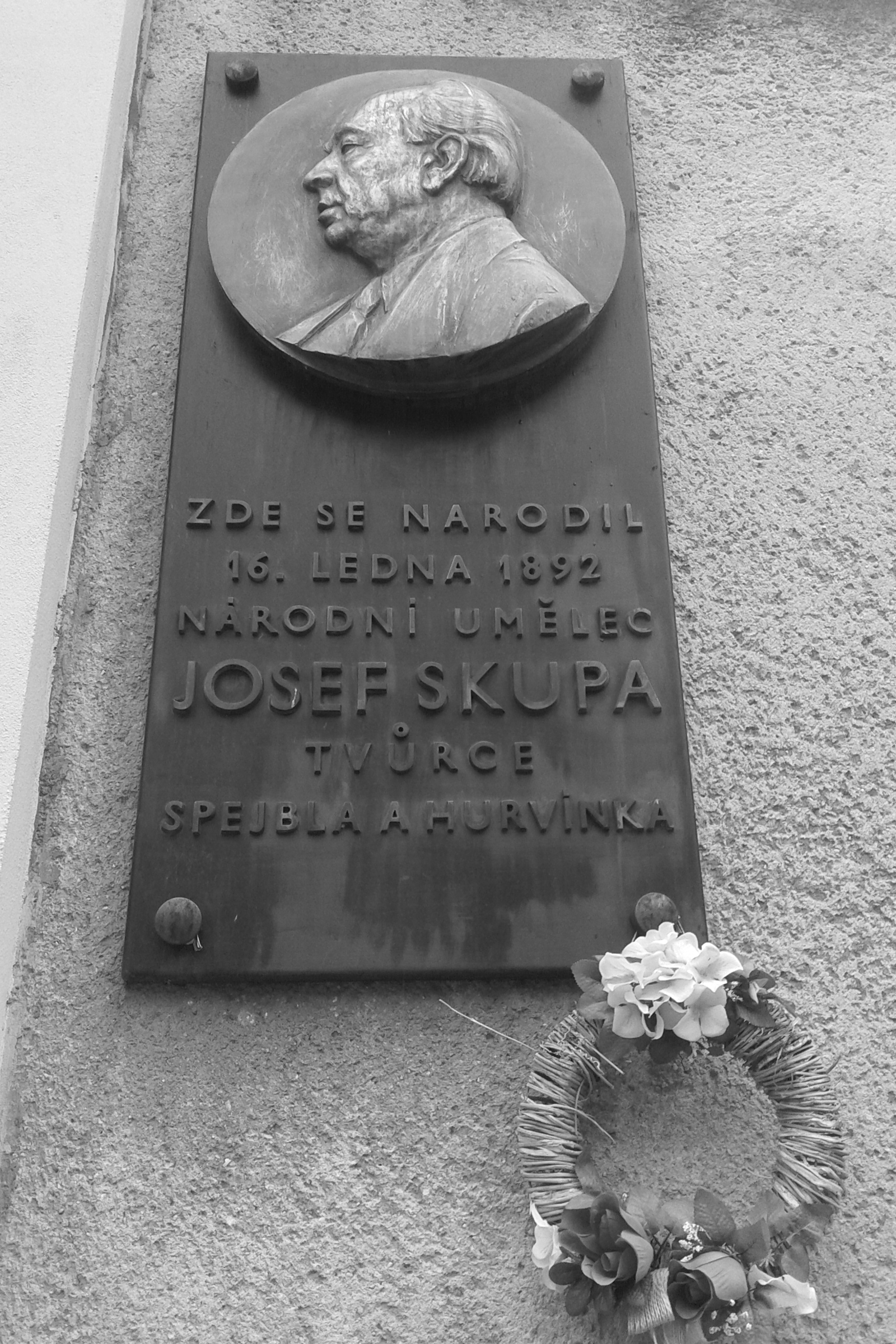 Galerie: Divadlo Spejbla a Hurvínka slaví 80 let: Autor loutek Josef ...