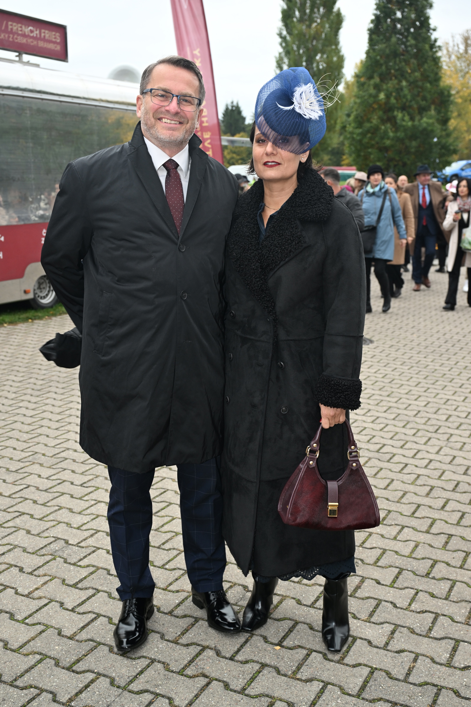 Galerie: Móda z Velké pardubické – fotka 12 – eXtra.cz