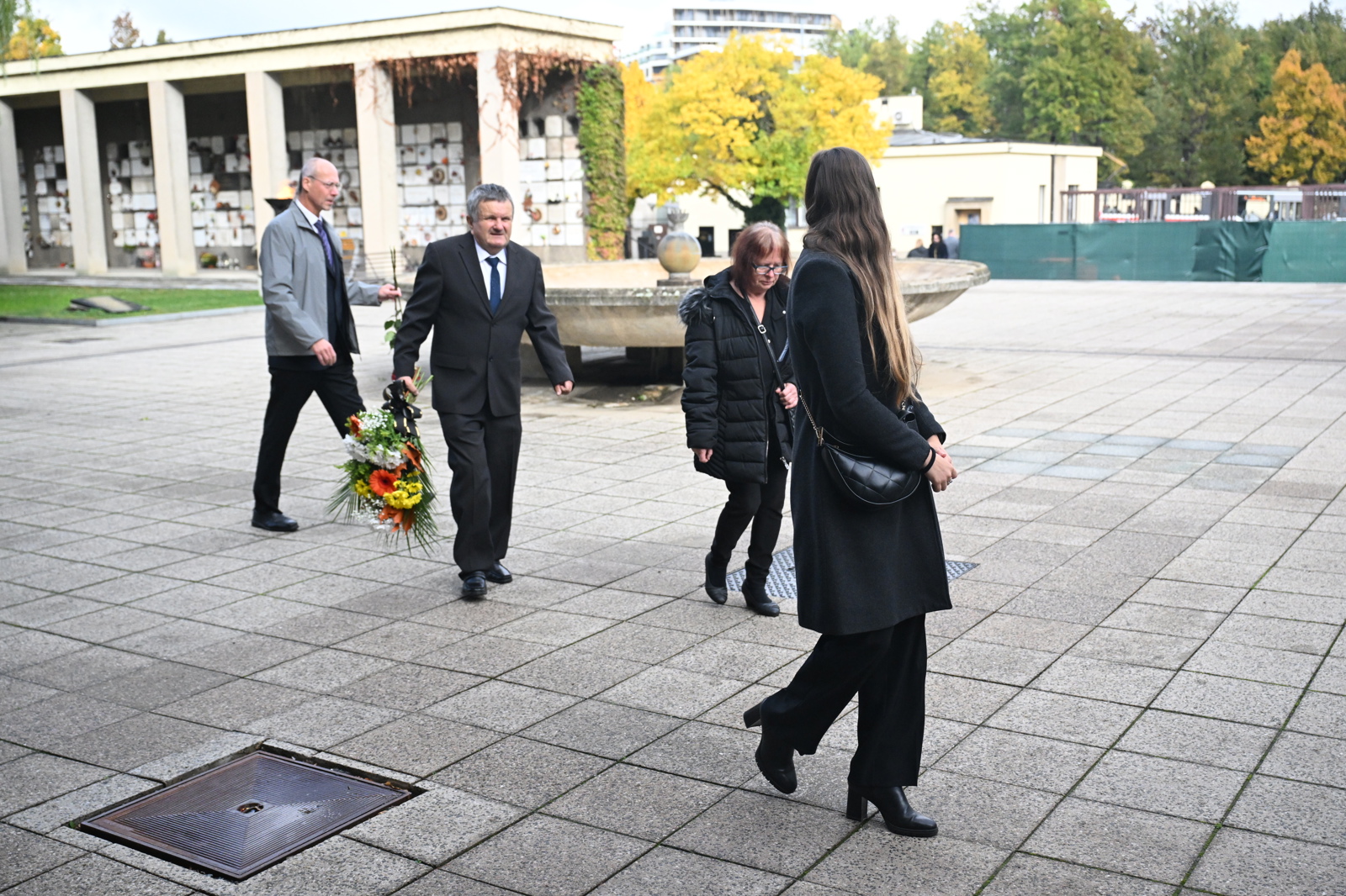 Galerie: Poslední rozloučení s Janem Šatrou: Dorazil zdrcený Felix ...