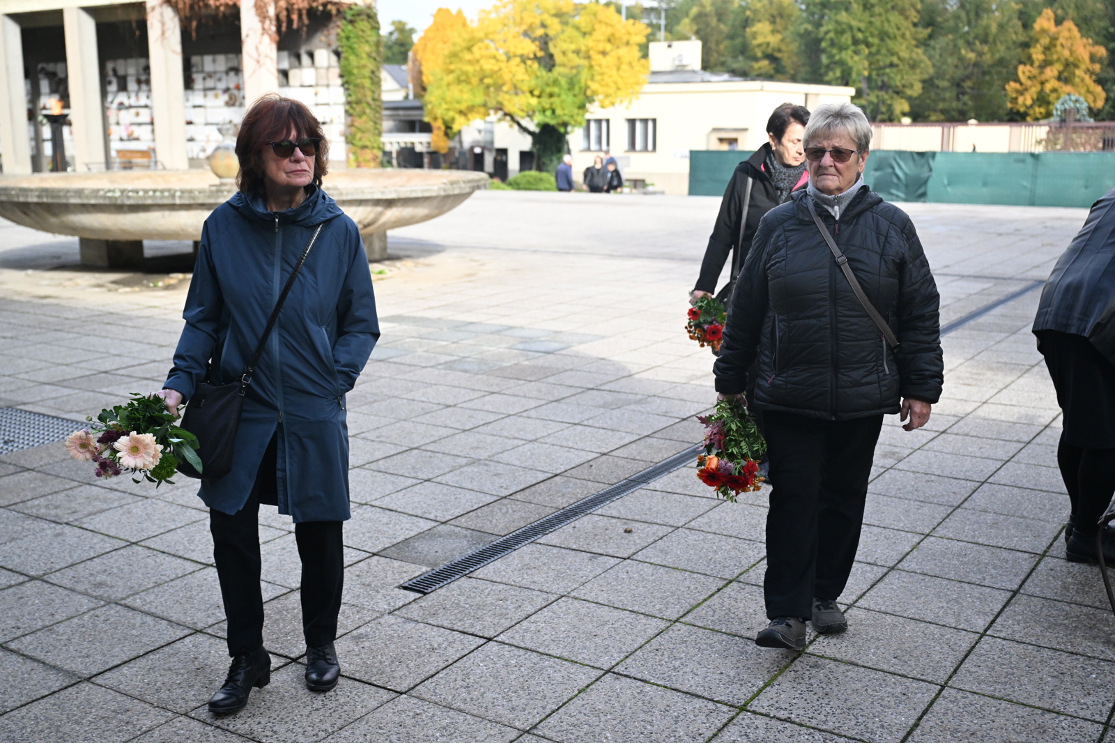 Galerie: Poslední rozloučení s Janem Šatrou: Dorazil zdrcený Felix ...