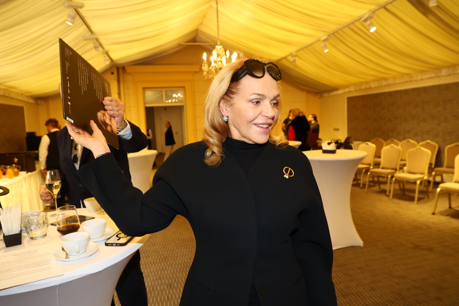 Galerie: Dojemný krok Štefana Margity: Na křtu nechal rozprašovat vůni ...