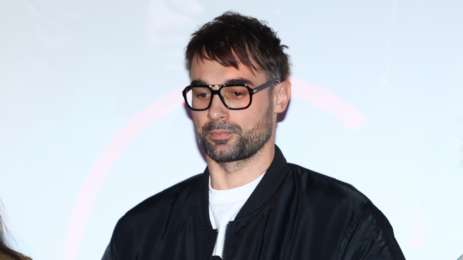Adam Vacula trpí u televize. Přiznal, že se na sebe nemůže ani podívat