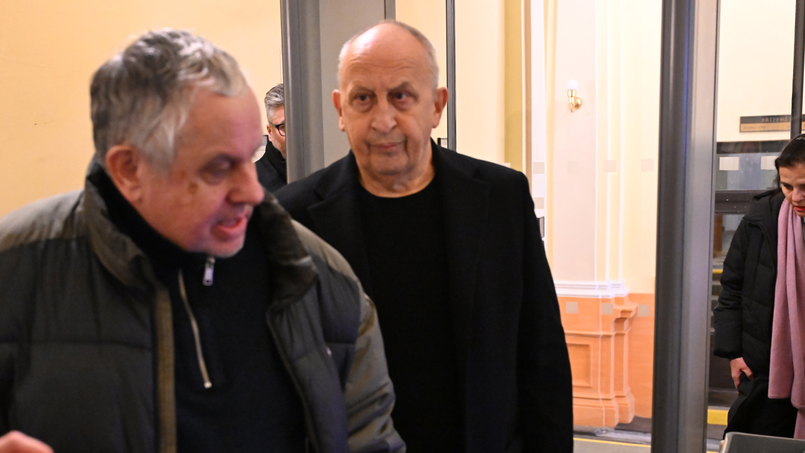 K soudu s Adamem Krausem a Nikol Enevovou dorazil Jan Kraus